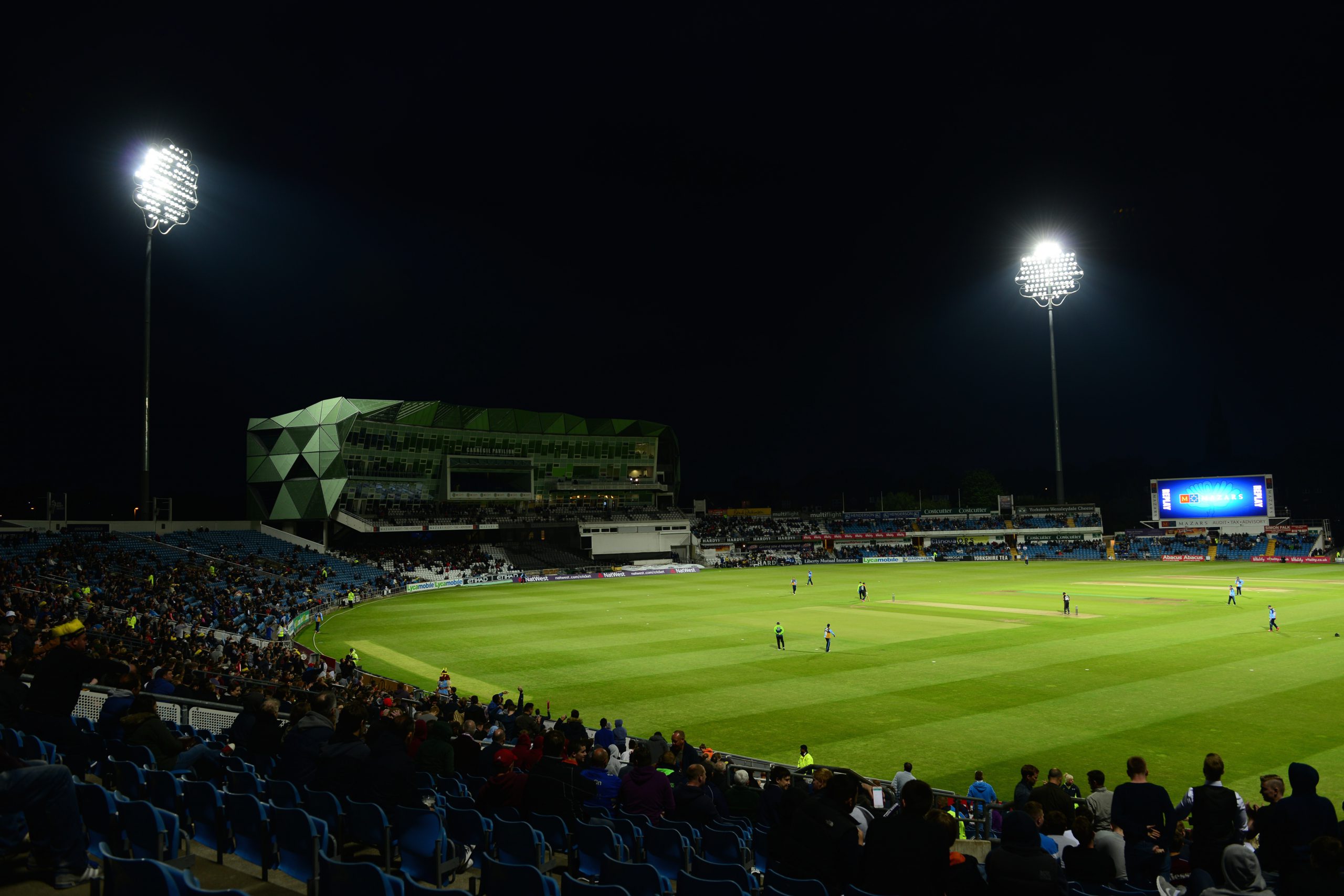 Stadium Range Fixed Masts - Abacus Lighting Ltd